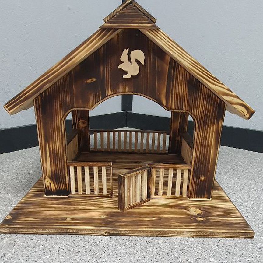 Кормушка для белок