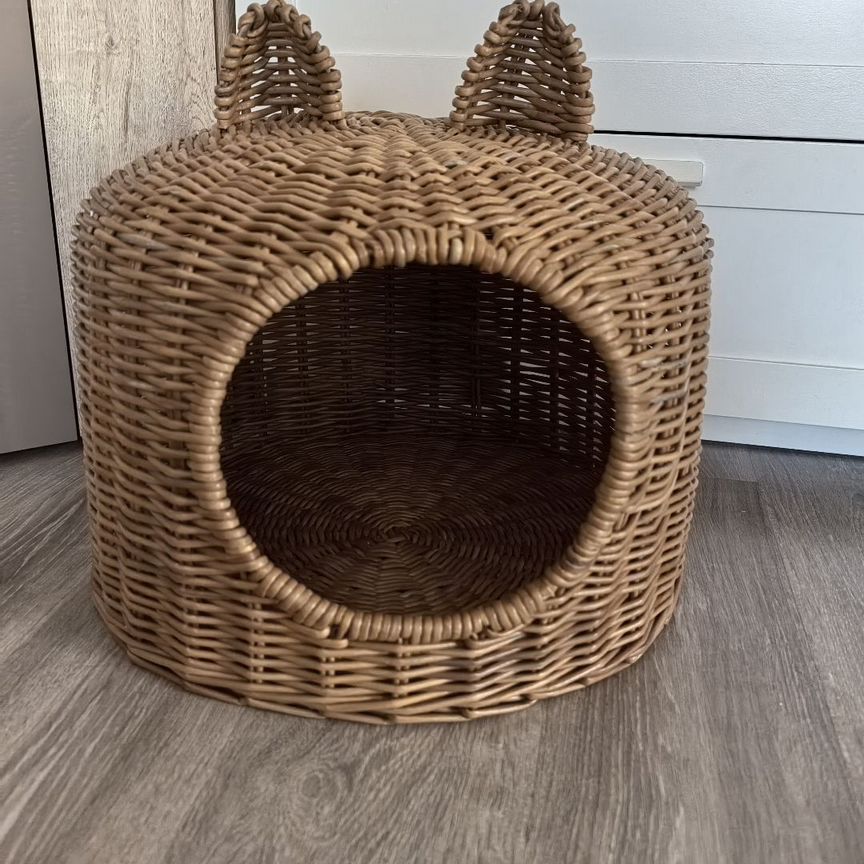 Лежанка для кошки или собаки