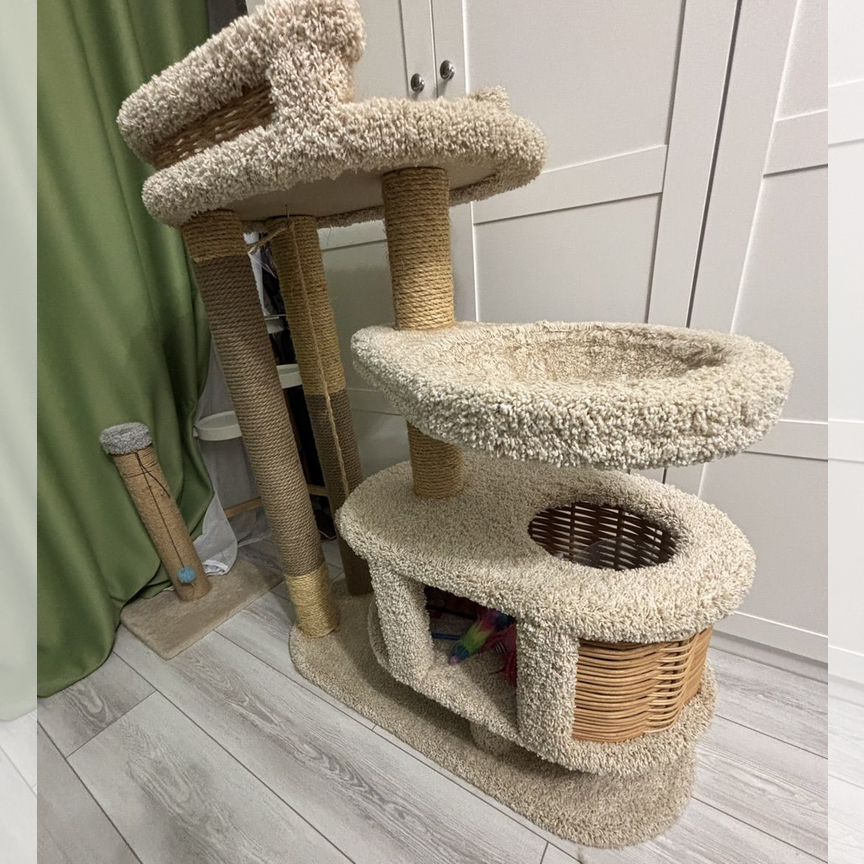 Комплекс для кошек / когтеточка с домиком