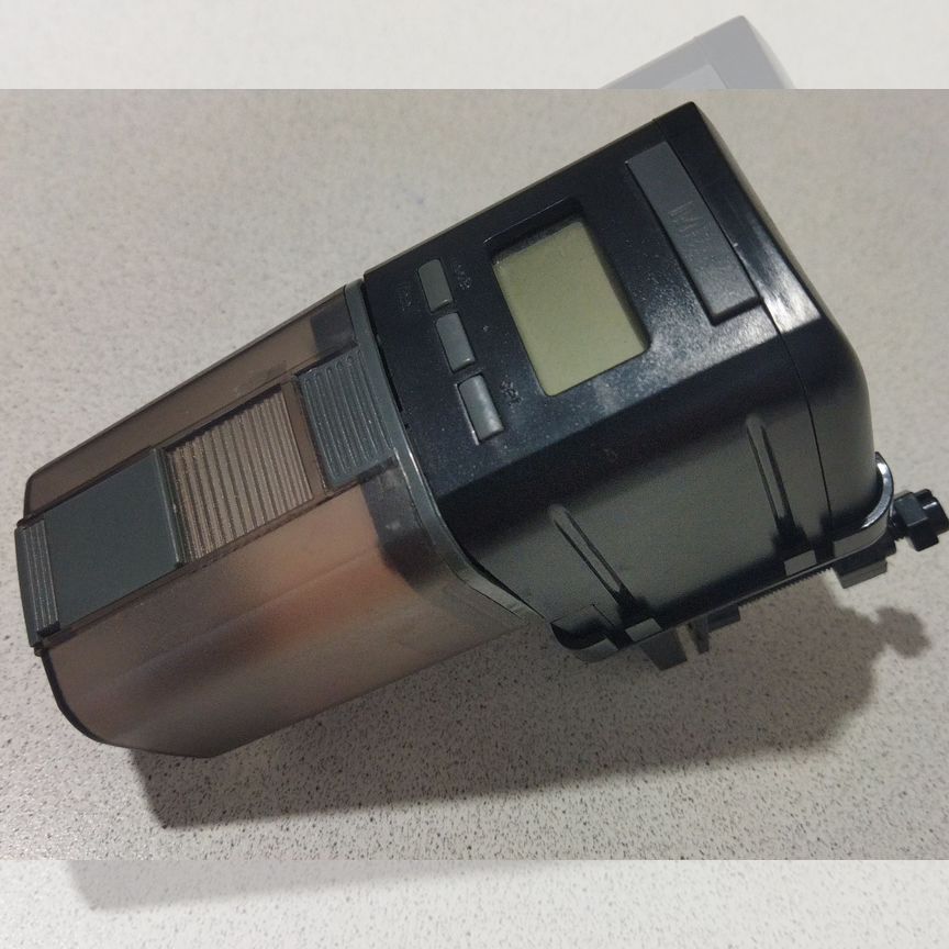 Автоматическая кормушка для рыбок