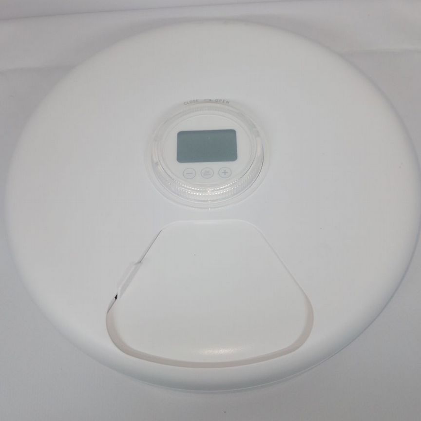 Автоматическая кормушка для животных