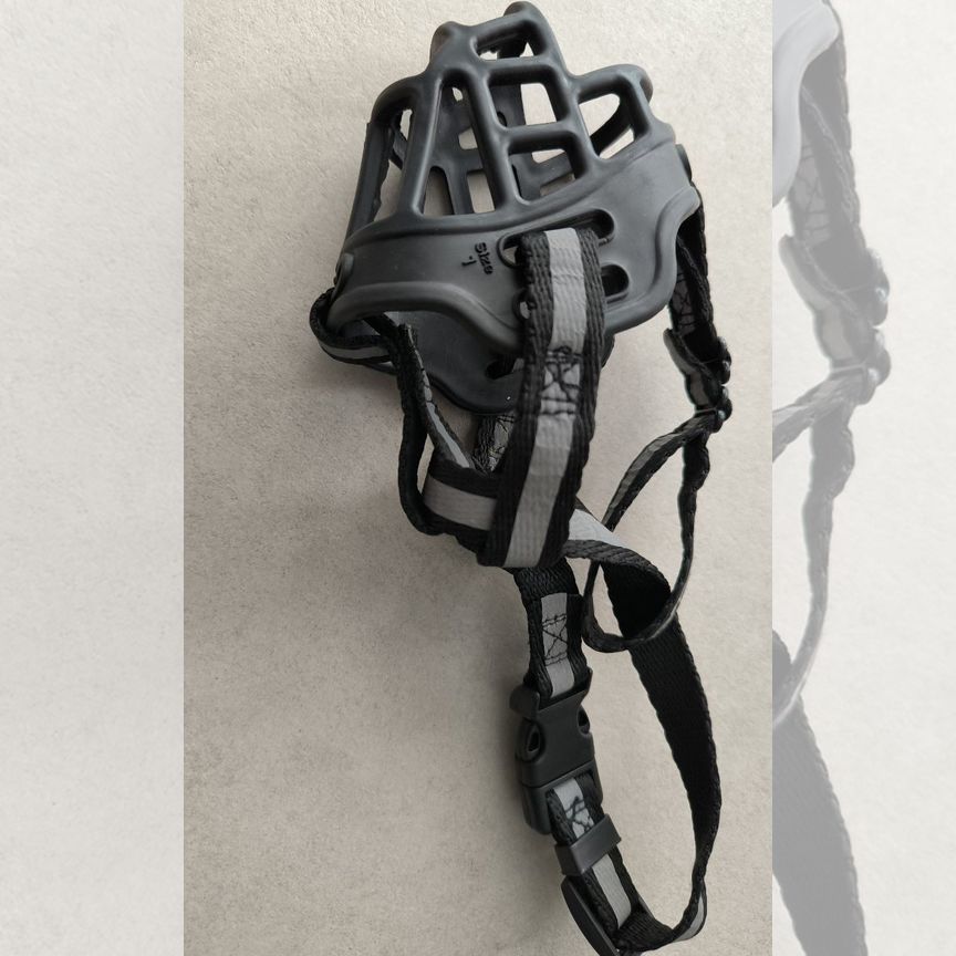 Намордник силиконовый с нейлоновым ремешком № 1