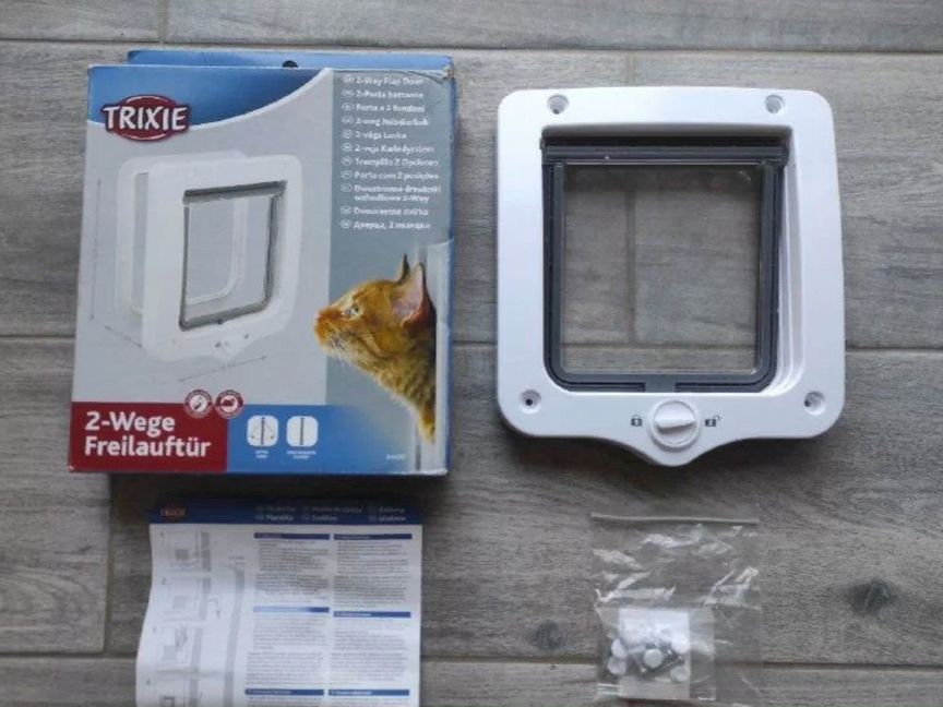 Дверца для кошек двусторонняя trixie 2 way (новая)