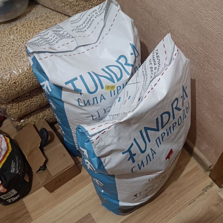 Продам корм для собак 10 кг