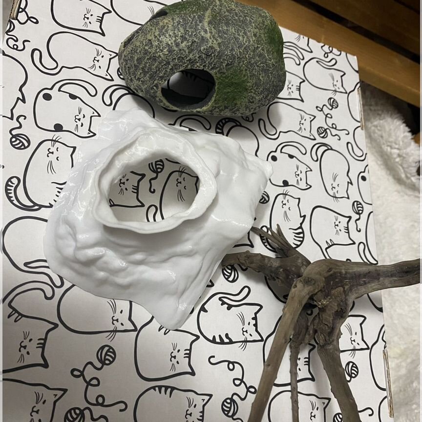 Декор в аквариум лотом