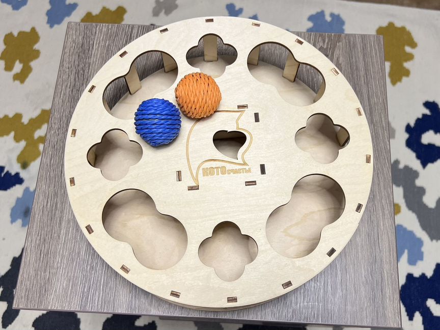 Игрушки для кошек и котов