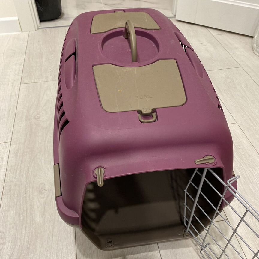 Переноска для животных пластиковая