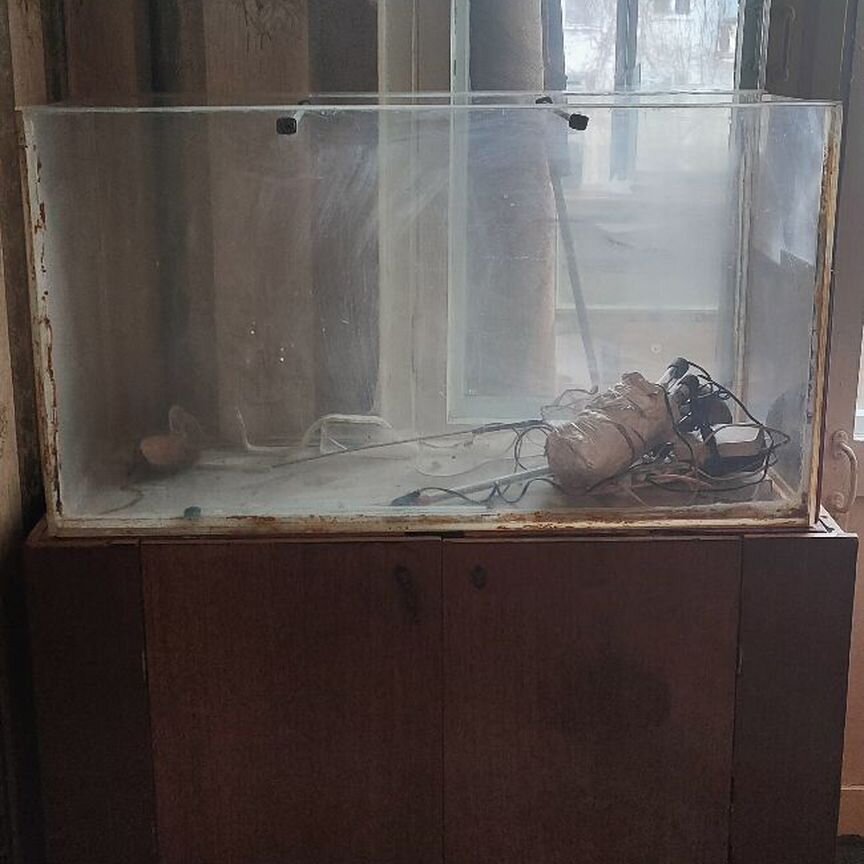 Аквариум из оргстекла 200 л. с подставкой