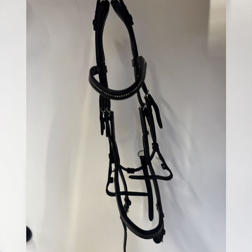 Уздечка для лошади