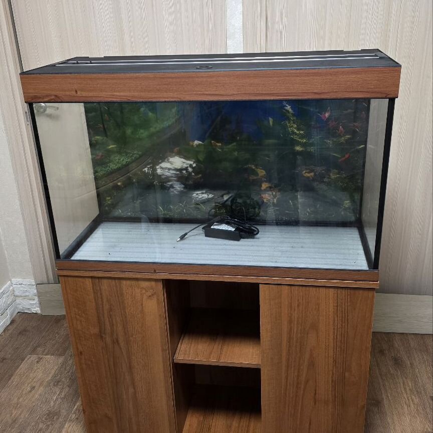 Аквариум с тумбой