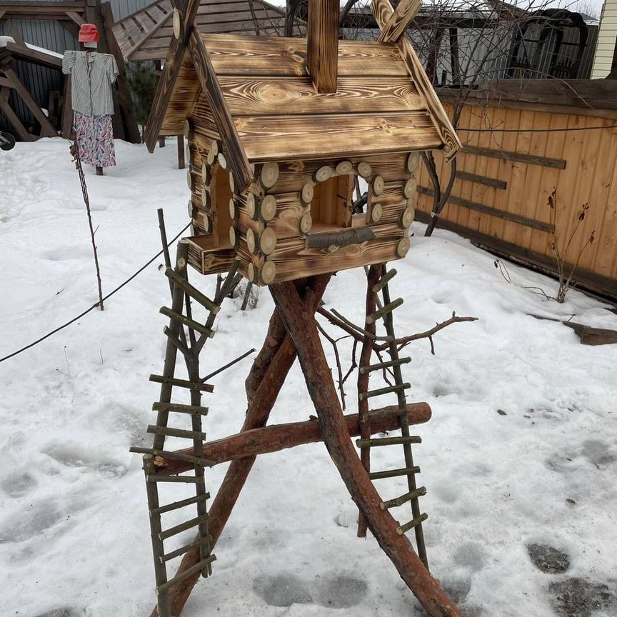 Кормушка, бельчатник