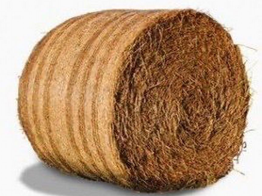 Сено и Гороховая солома в рулонах