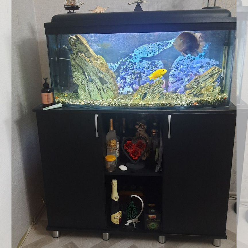 Аквариум с тумбой