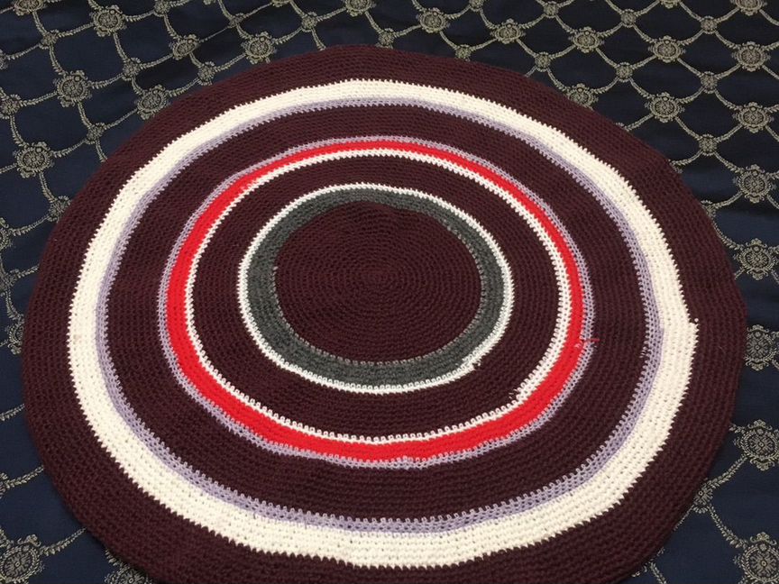 Коврик вязаный