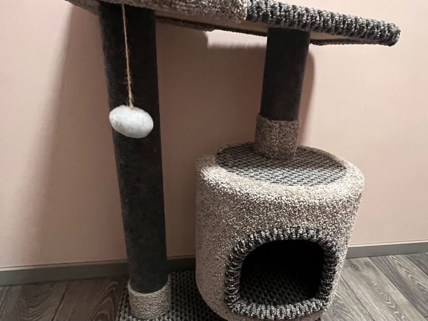 Когтеточка с домиком и лежанкой для кошек