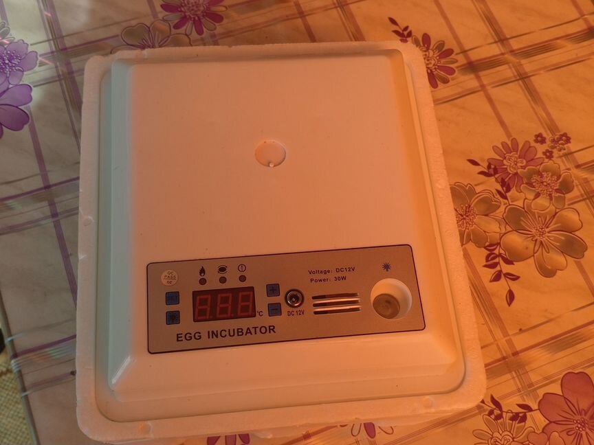 Инкубатор для яиц автоматический