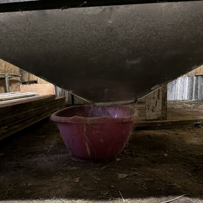 Пристеночная клетка для разведения кроликов