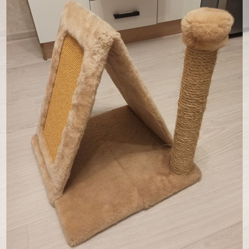 Домик для кошки с когтеточкой новый