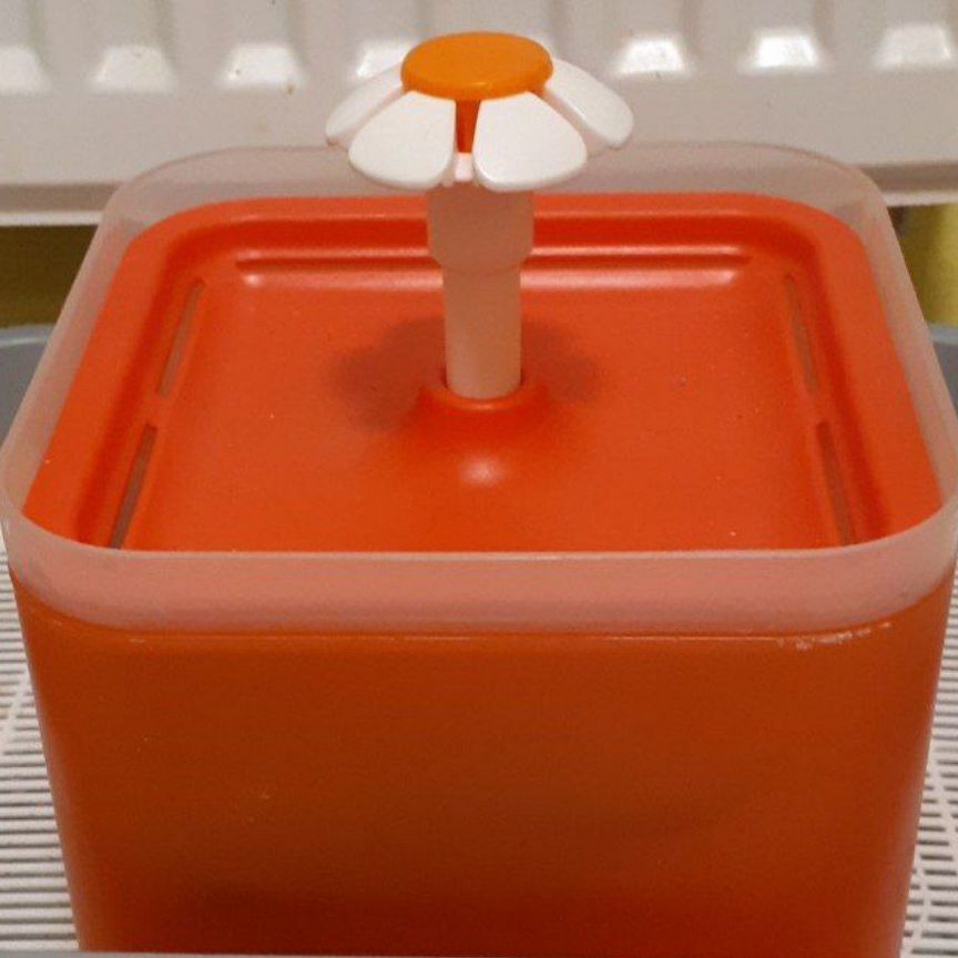 Фонтан поилка для кошек