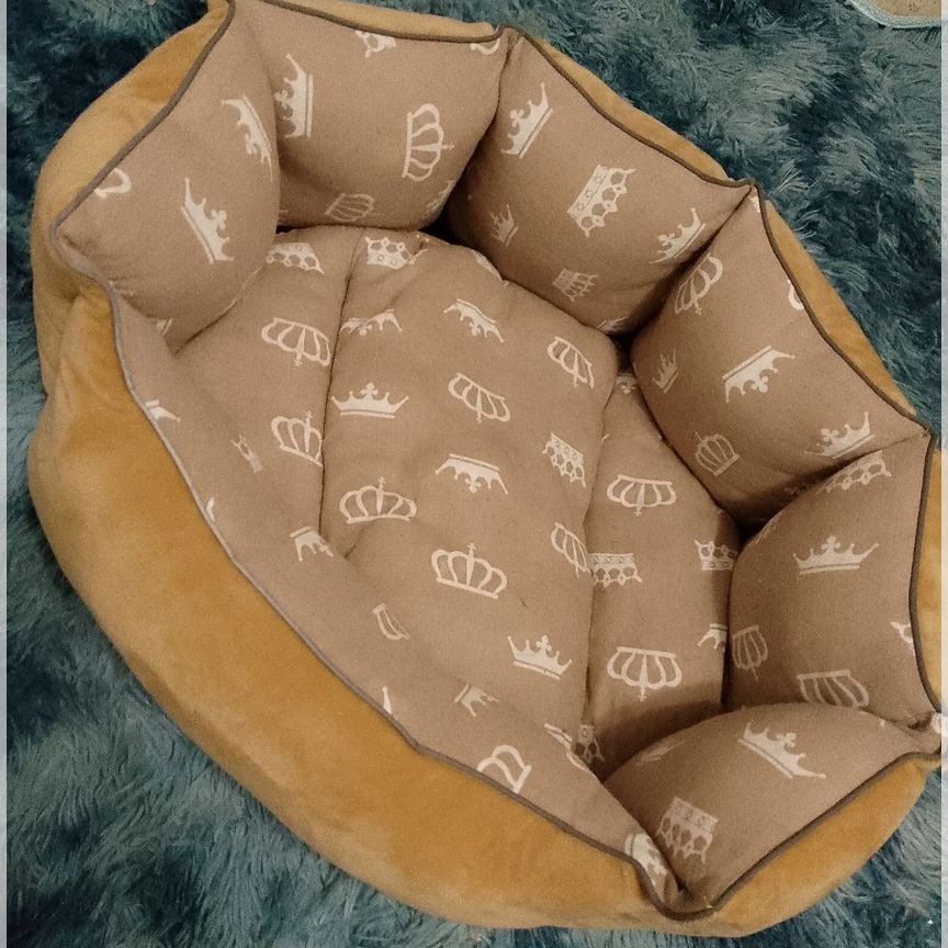 Лежанка для кошек и собак
