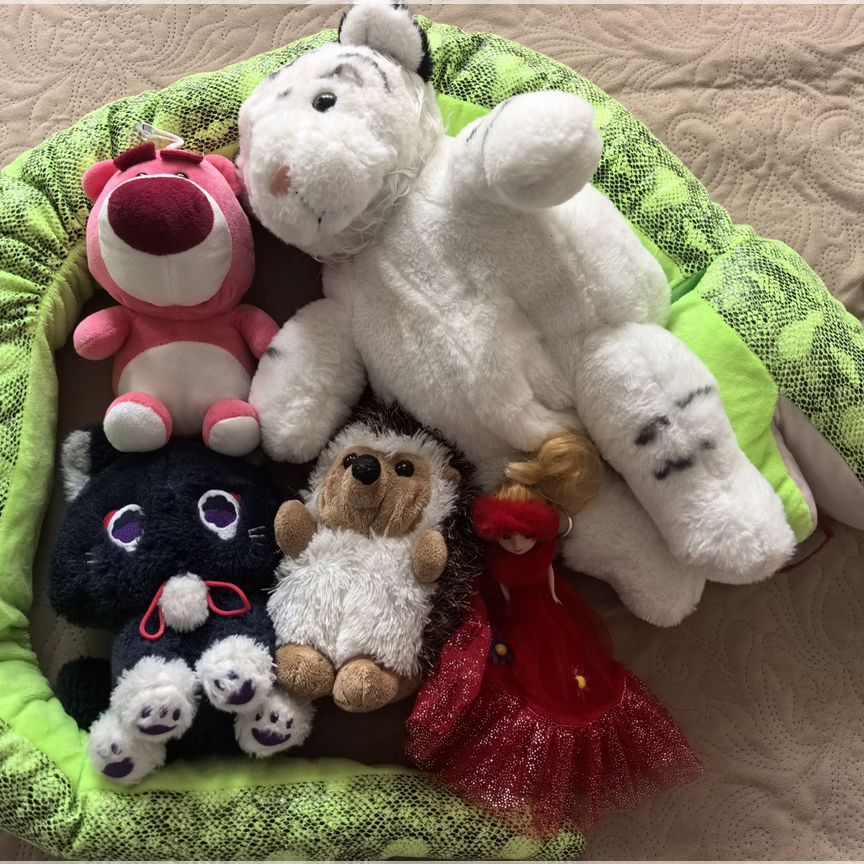 Отдам игрушки пакетом за шоколадку