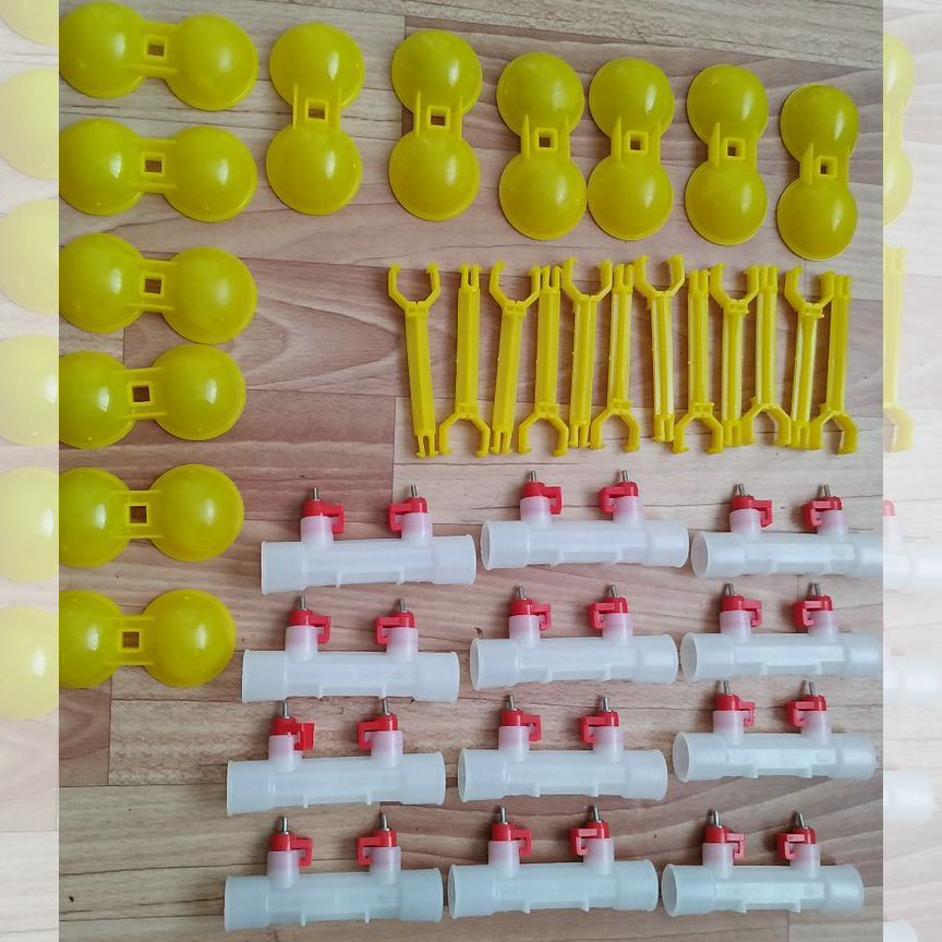 Нипельные поилки для кур с каплеуловителем