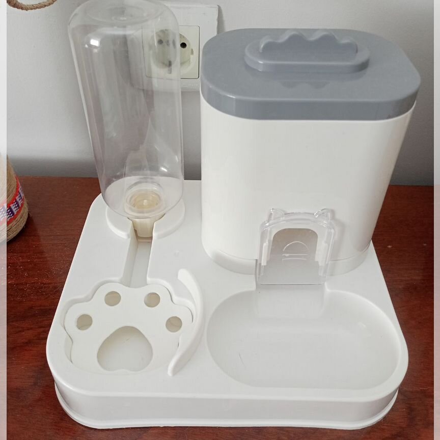 Автоматическая кормушка для кошек