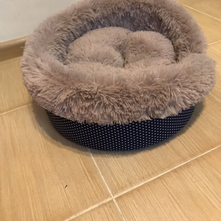 Лежанка для маленькой собачки или кошки