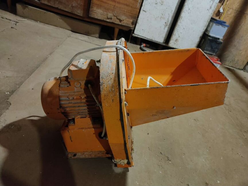 Зернодробилка