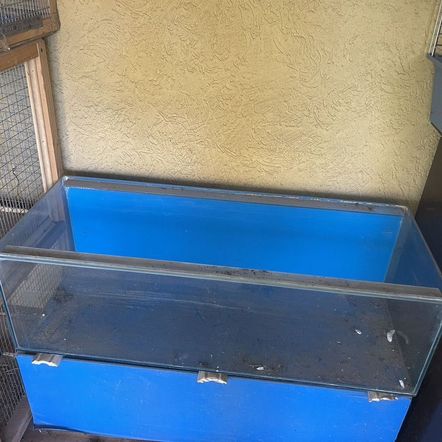 Аквариум для рыбок 130л