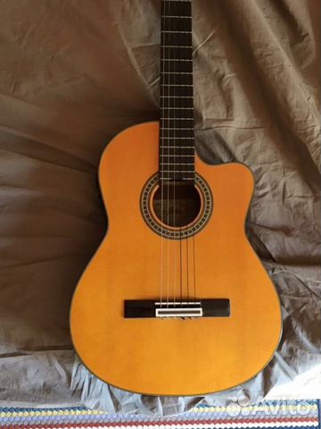 Классическая гитара Aria AK-30CE с звукоснимателем купить в Москве | Хобби и отдых | Авито
