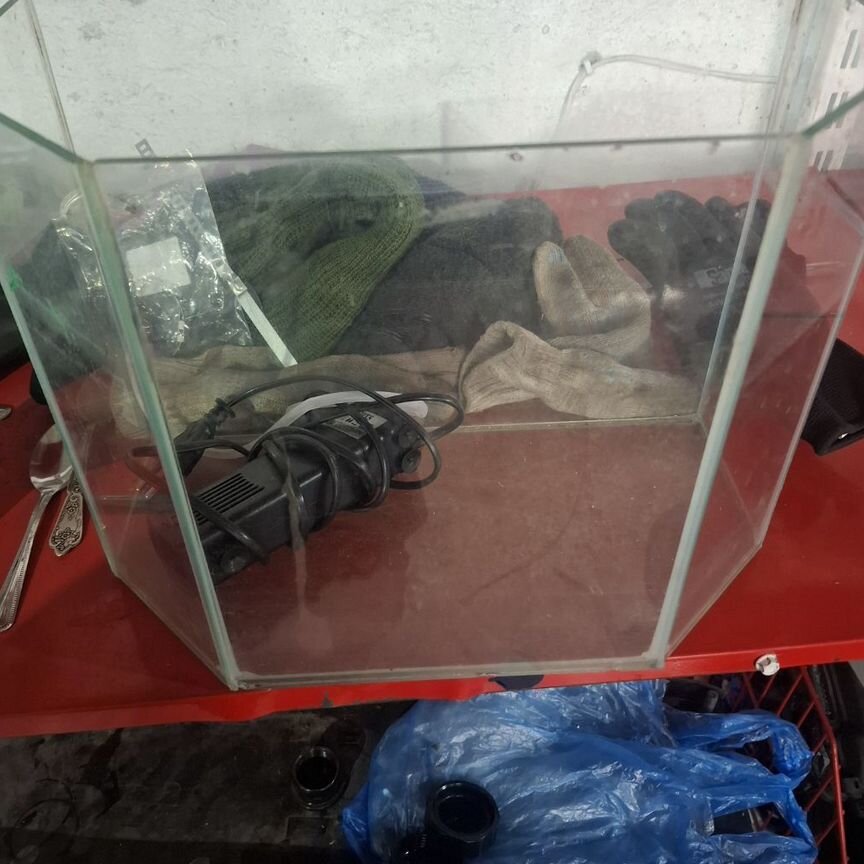 Продам аквариум 10 литров с фильтром