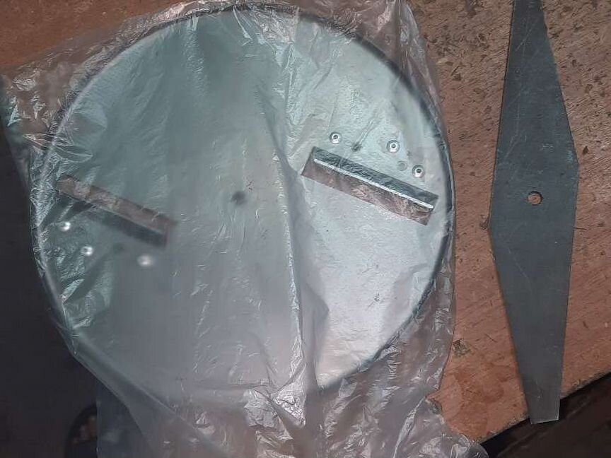 Фризы и нож на корморезку