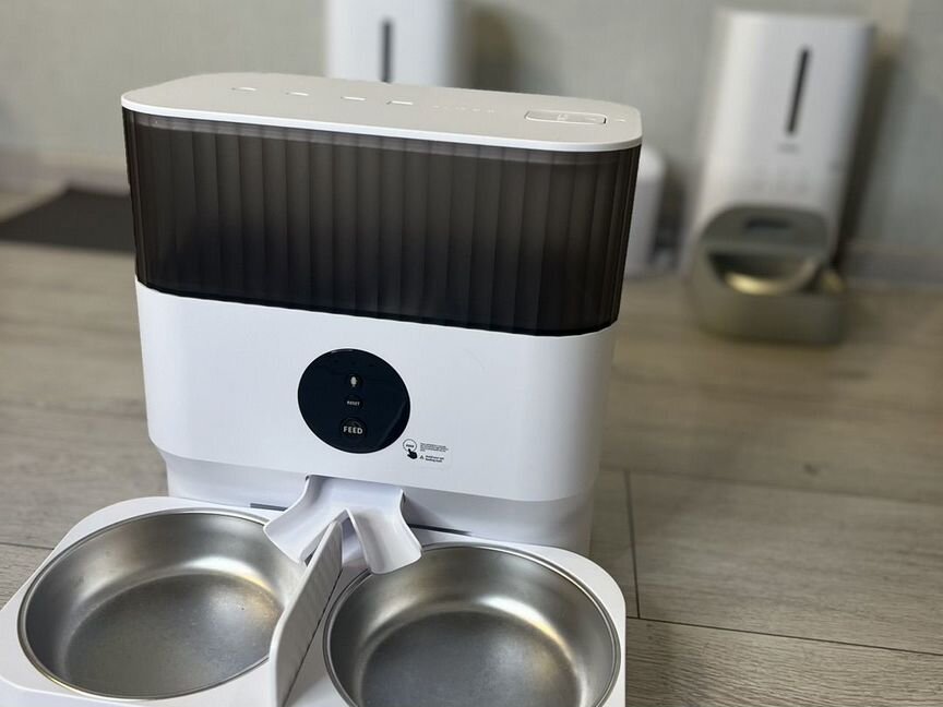 Автоматическая кормушка для кошек и собак