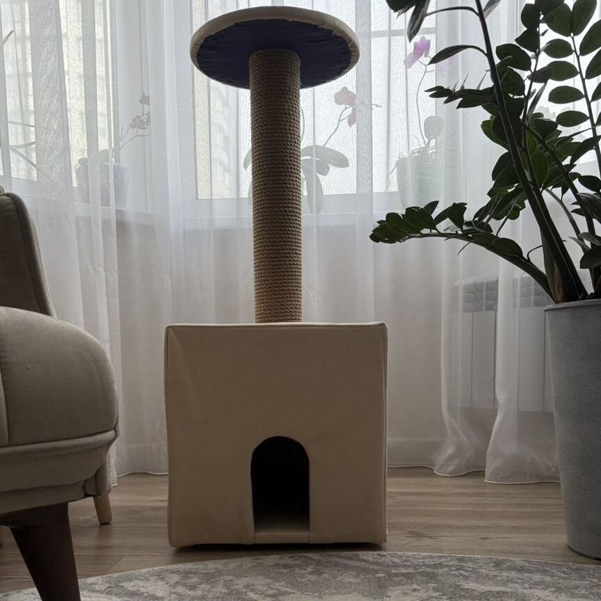 Когтеточка с домиком новая