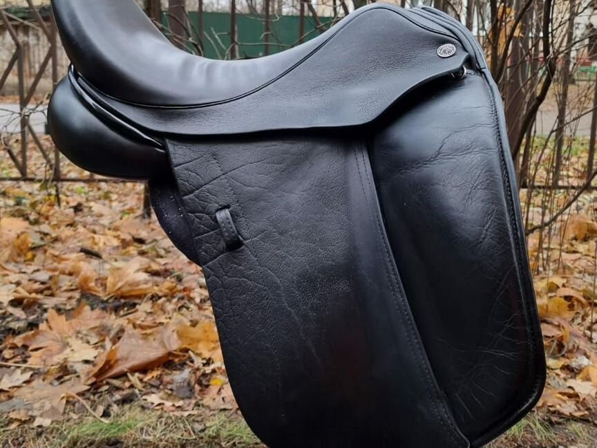 Седло выездковое Dresch 17"/33