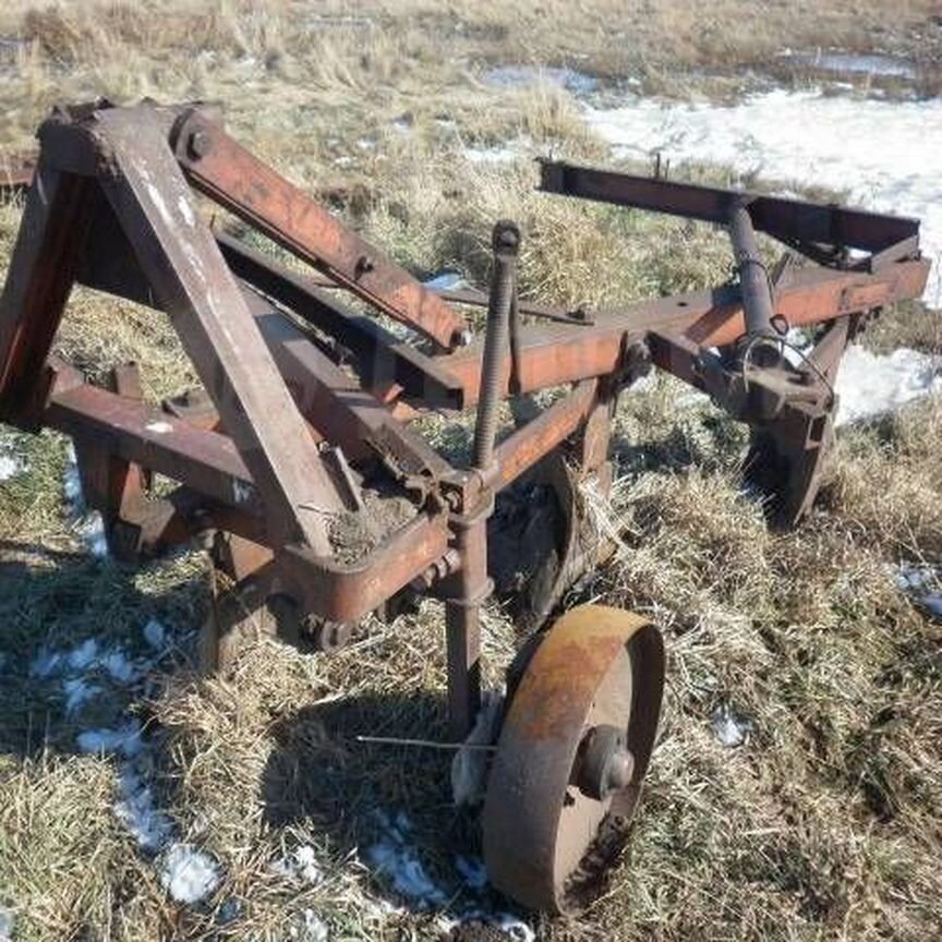 Плуг 3х корпусный