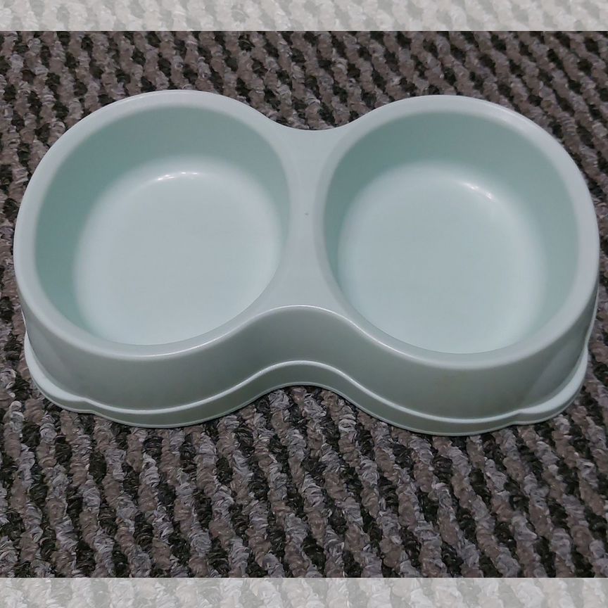 Миска для животных двойная пластиковая