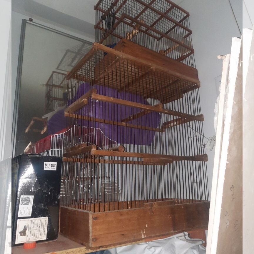 Клетка для птиц из дерева