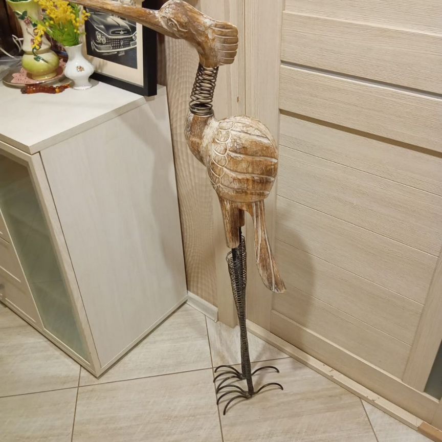 Статуэтка из дерева