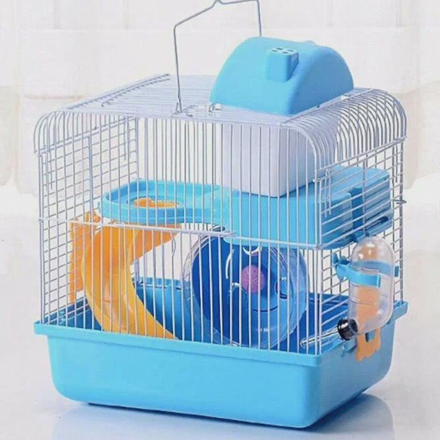 Клетка и два хомяка(мальчик и девочка)