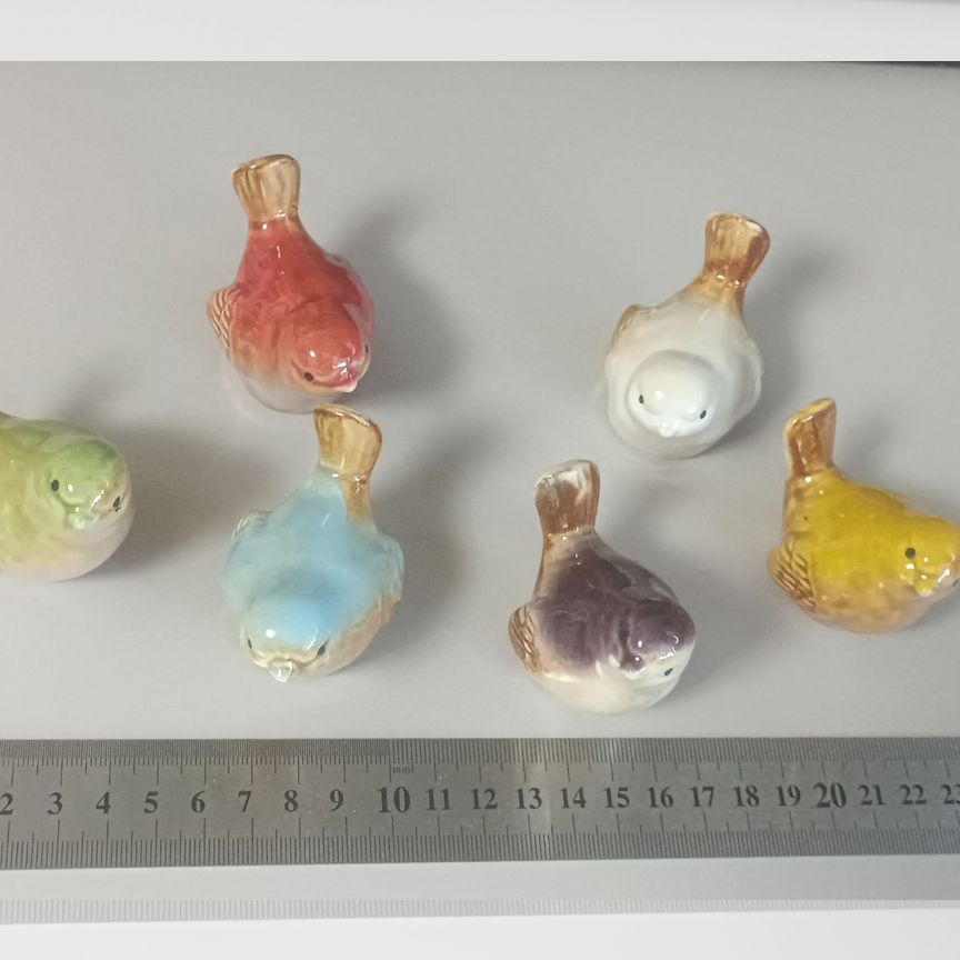 Набор птиц - шесть разных цветов