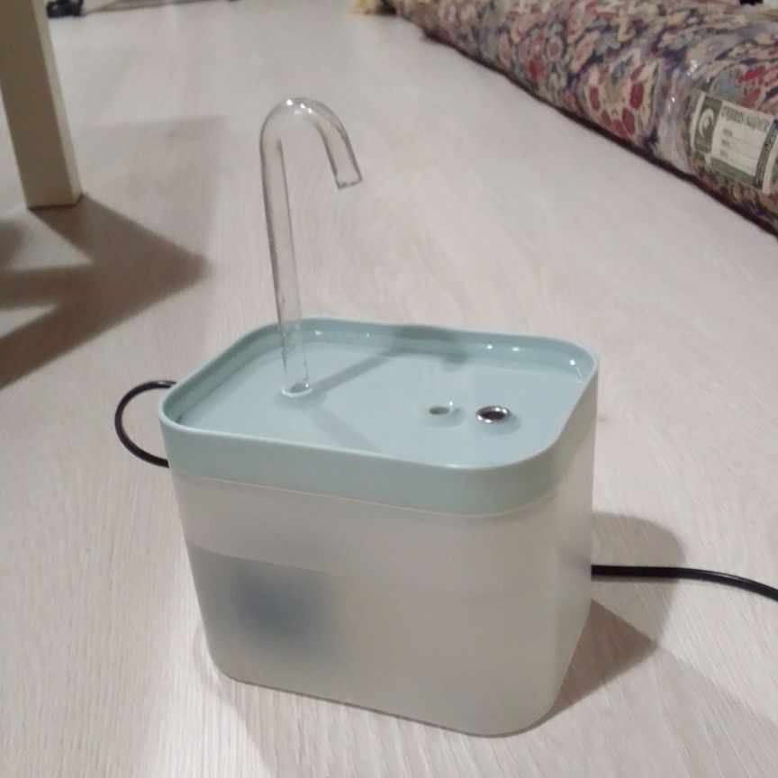 Фонтанчик для кошек