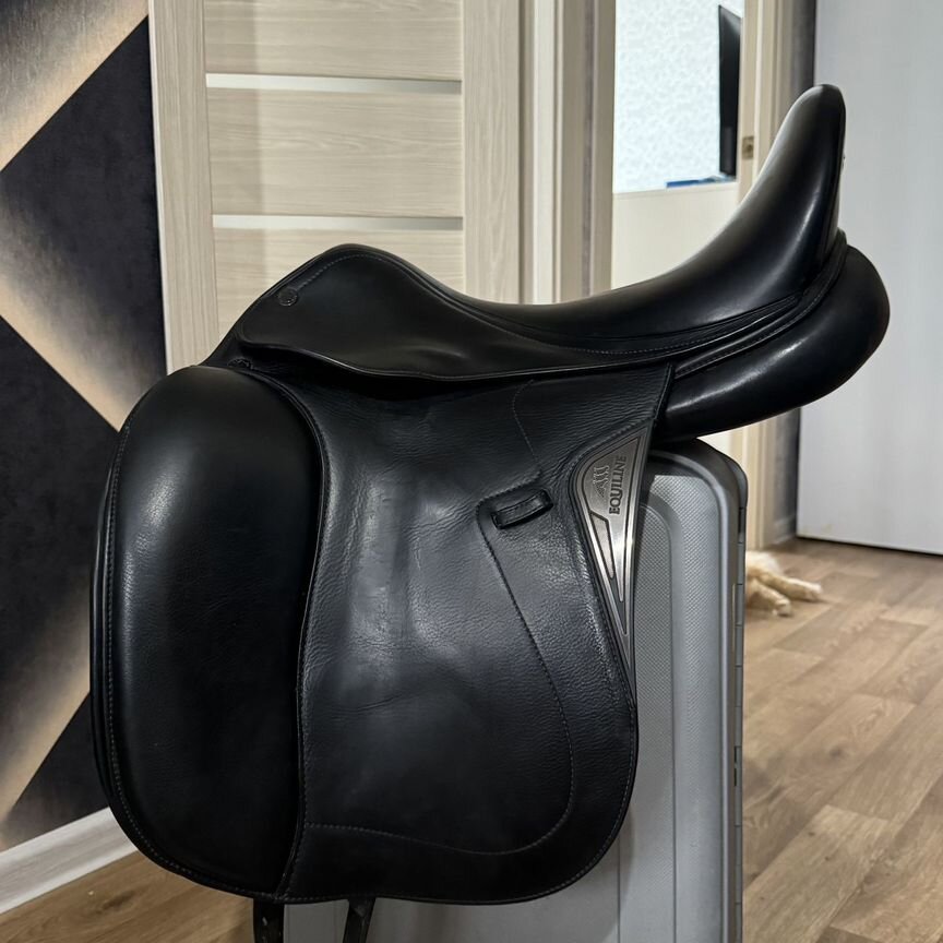 Седло выездковое Equiline Elite 17/33