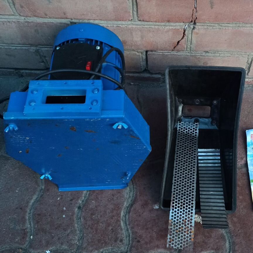 Продам зернодробилку молотковую Эликор(новая)