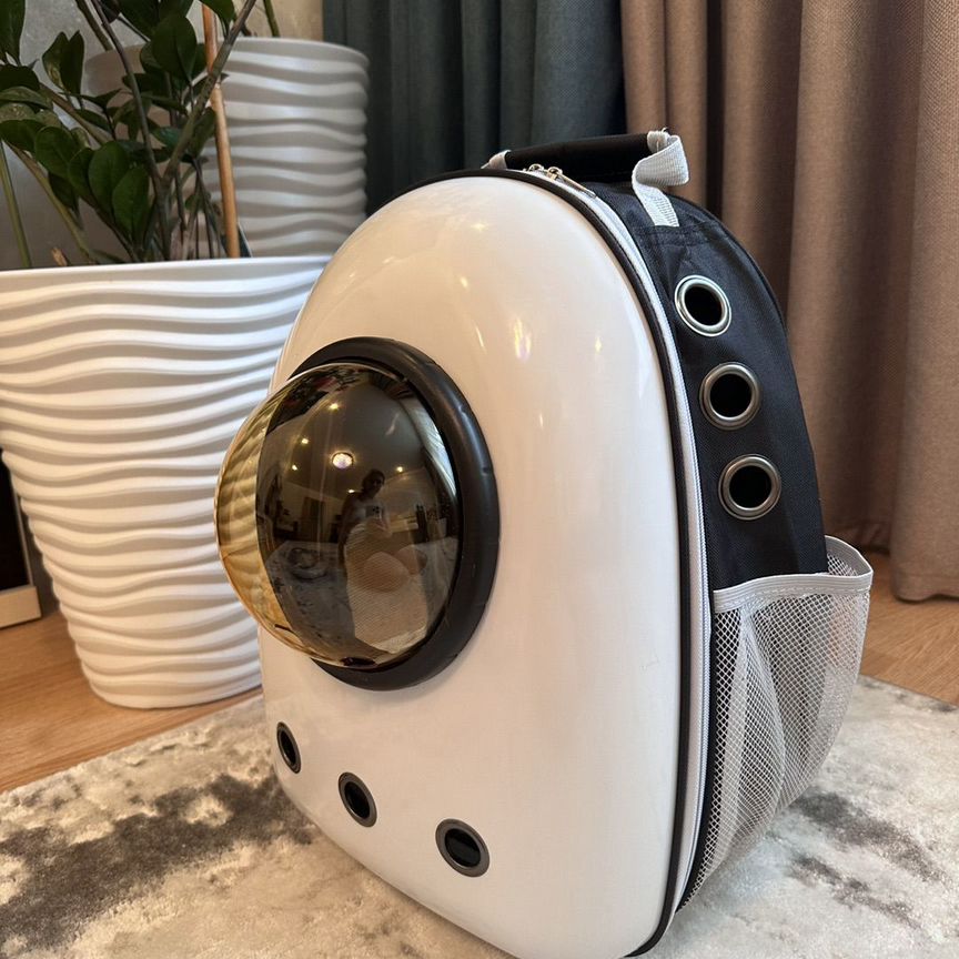 Рюкзак-переноска для животных с иллюминатором