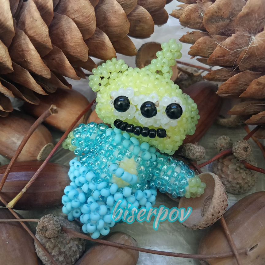 Амигуруми инопланетян из бисера