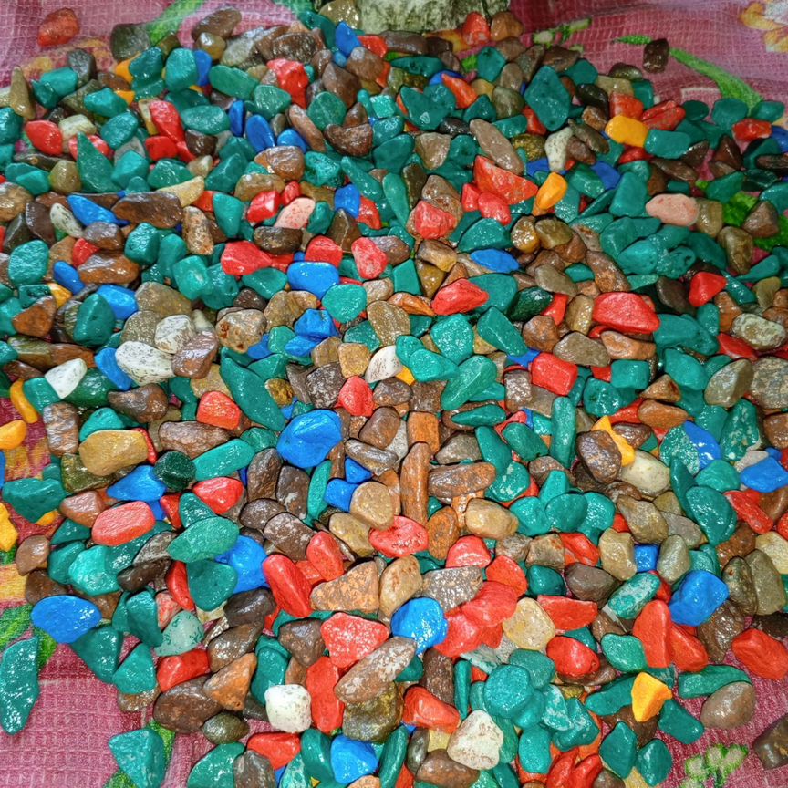 Камни, домик и подсветка для рыбок