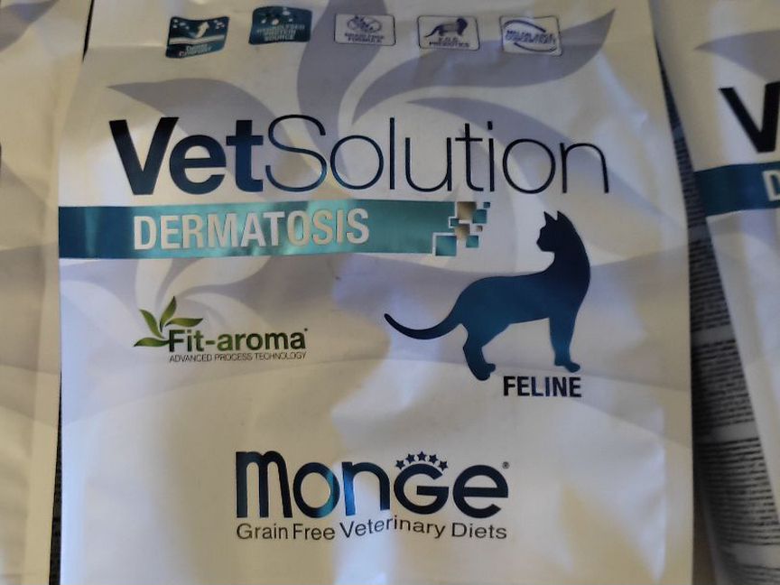 Корм для кошек Monge dermatosis