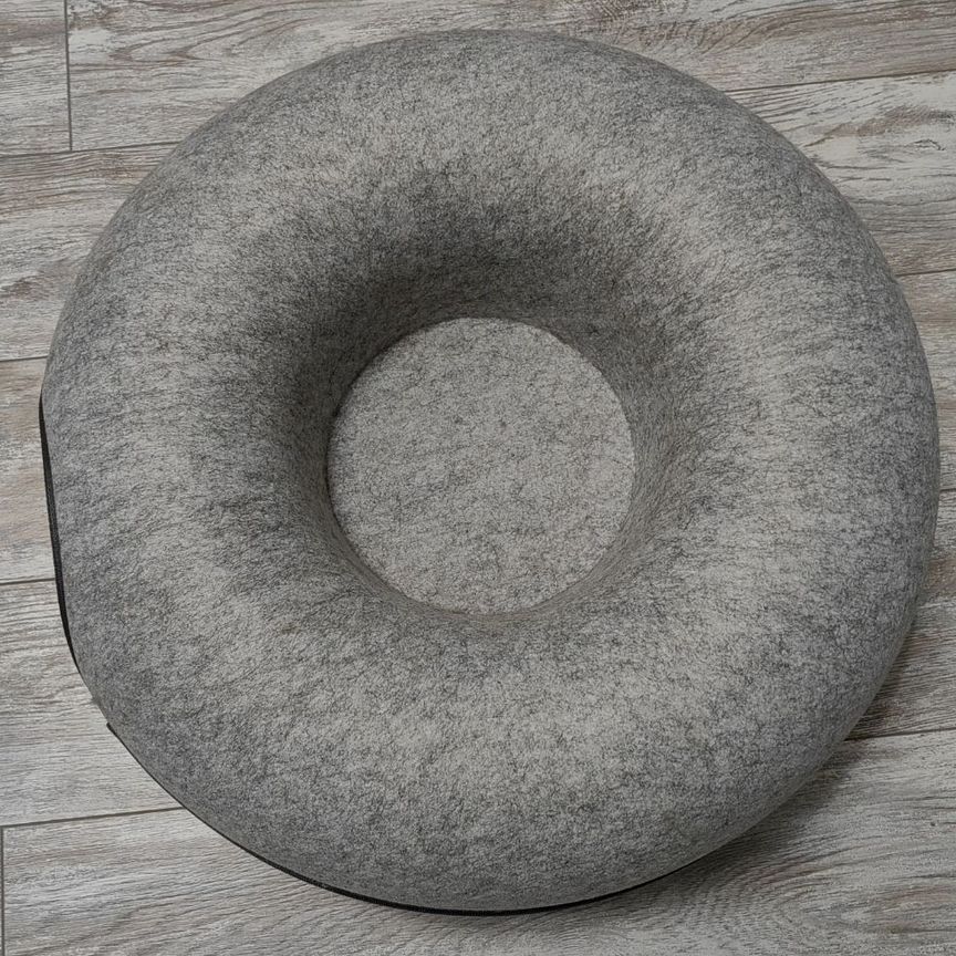 Лежанка для собак и кошек